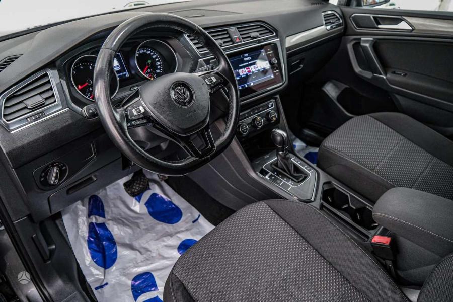 Pelēks Volkswagen Tiguan 2018 Kauņa, ar dzinēja tilpumu 1.40 L un nobraukumu 248 tūkst. km par 16990 €, foto 6 vietnē AUTOMOTO.COM.LV
