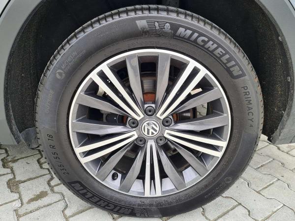 Pelēks Volkswagen Tiguan 2018 Kauņa, ar dzinēja tilpumu 2.00 L un nobraukumu 169 tūkst. km par 19200 €, foto 10 vietnē AUTOMOTO.COM.LV