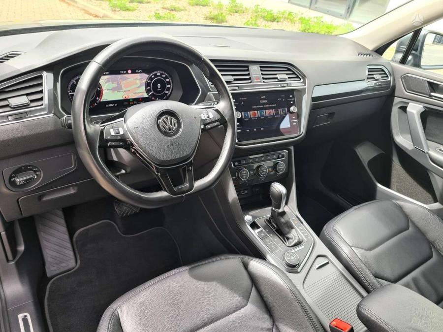 Pelēks Volkswagen Tiguan 2018 Kauņa, ar dzinēja tilpumu 2.00 L un nobraukumu 169 tūkst. km par 19200 €, foto 27 vietnē AUTOMOTO.COM.LV