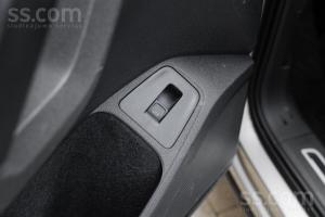 Grey Volkswagen Tiguan 2018 in Riga, with an engine capacity of 2.00 L and mileage of 158 thousand km for 19800 €, photo 9 on AUTOMOTO.COM.LV