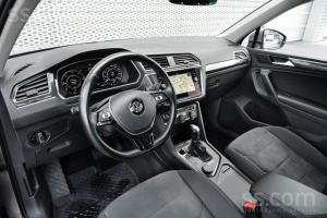 Grey Volkswagen Tiguan 2018 in Riga, with an engine capacity of 2.00 L and mileage of 158 thousand km for 19800 €, photo 10 on AUTOMOTO.COM.LV