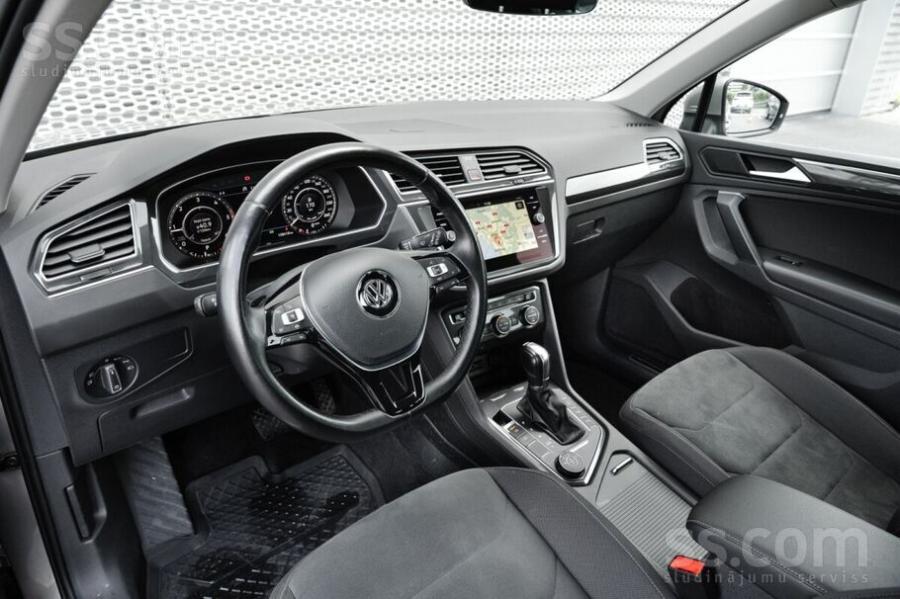Grey Volkswagen Tiguan 2018 in Riga, with an engine capacity of 2.00 L and mileage of 158 thousand km for 19800 €, photo 10 on AUTOMOTO.COM.LV