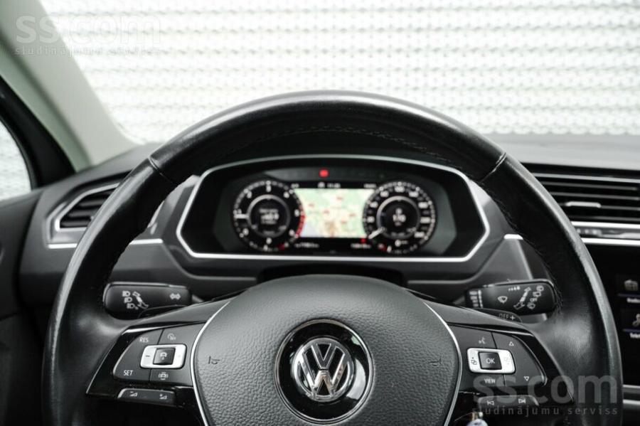 Grey Volkswagen Tiguan 2018 in Riga, with an engine capacity of 2.00 L and mileage of 158 thousand km for 19800 €, photo 11 on AUTOMOTO.COM.LV