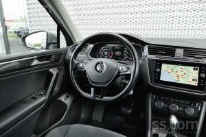 Grey Volkswagen Tiguan 2018 in Riga, with an engine capacity of 2.00 L and mileage of 158 thousand km for 19800 €, photo 12 on AUTOMOTO.COM.LV