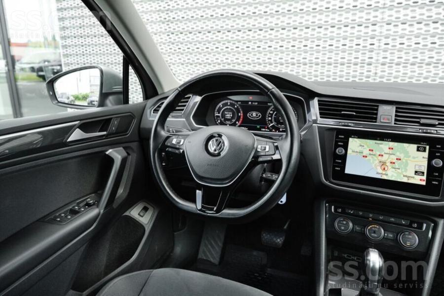 Grey Volkswagen Tiguan 2018 in Riga, with an engine capacity of 2.00 L and mileage of 158 thousand km for 19800 €, photo 12 on AUTOMOTO.COM.LV