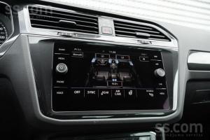 Grey Volkswagen Tiguan 2018 in Riga, with an engine capacity of 2.00 L and mileage of 158 thousand km for 19800 €, photo 14 on AUTOMOTO.COM.LV