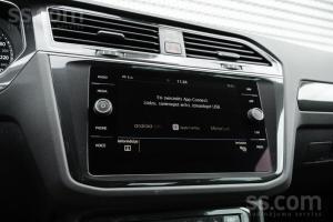Grey Volkswagen Tiguan 2018 in Riga, with an engine capacity of 2.00 L and mileage of 158 thousand km for 19800 €, photo 16 on AUTOMOTO.COM.LV