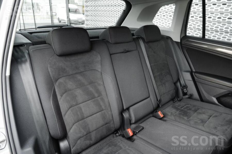 Grey Volkswagen Tiguan 2018 in Riga, with an engine capacity of 2.00 L and mileage of 158 thousand km for 19800 €, photo 23 on AUTOMOTO.COM.LV