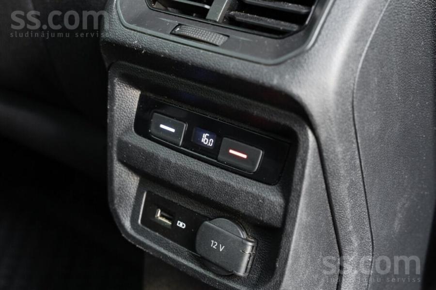 Grey Volkswagen Tiguan 2018 in Riga, with an engine capacity of 2.00 L and mileage of 158 thousand km for 19800 €, photo 24 on AUTOMOTO.COM.LV