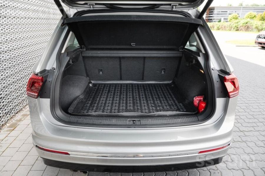 Grey Volkswagen Tiguan 2018 in Riga, with an engine capacity of 2.00 L and mileage of 158 thousand km for 19800 €, photo 25 on AUTOMOTO.COM.LV