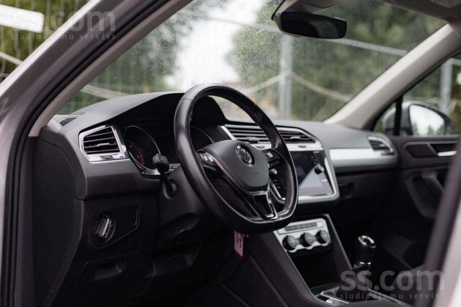 Pelēks Volkswagen Tiguan 2018 Rīga, ar dzinēja tilpumu 2.00 L un nobraukumu 144 tūkst. km par 15990 €, foto 14 vietnē AUTOMOTO.COM.LV