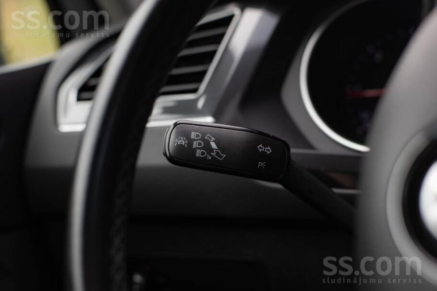 Pelēks Volkswagen Tiguan 2018 Rīga, ar dzinēja tilpumu 2.00 L un nobraukumu 144 tūkst. km par 15990 €, foto 18 vietnē AUTOMOTO.COM.LV