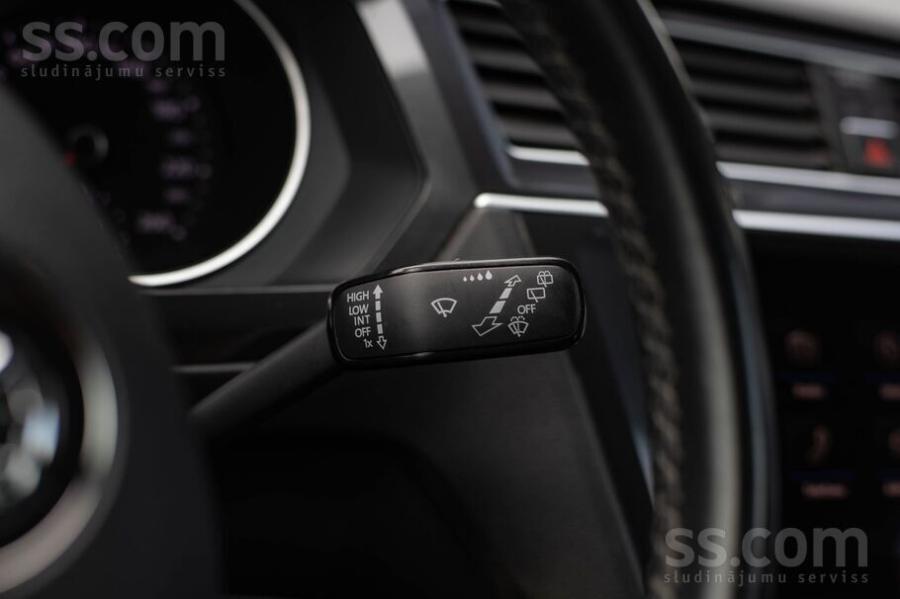 Pelēks Volkswagen Tiguan 2018 Rīga, ar dzinēja tilpumu 2.00 L un nobraukumu 144 tūkst. km par 15990 €, foto 19 vietnē AUTOMOTO.COM.LV