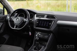 Pelēks Volkswagen Tiguan 2018 Rīga, ar dzinēja tilpumu 2.00 L un nobraukumu 144 tūkst. km par 15990 €, foto 29 vietnē AUTOMOTO.COM.LV