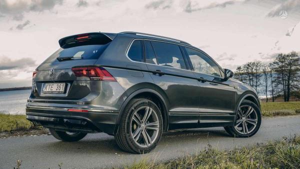 Pelēks Volkswagen Tiguan 2018 Viļņa, ar dzinēja tilpumu 1.97 L un nobraukumu 177 tūkst. km par 19100 €, foto 2 vietnē AUTOMOTO.COM.LV