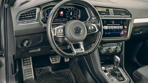 Pelēks Volkswagen Tiguan 2018 Viļņa, ar dzinēja tilpumu 1.97 L un nobraukumu 177 tūkst. km par 19100 €, foto 8 vietnē AUTOMOTO.COM.LV