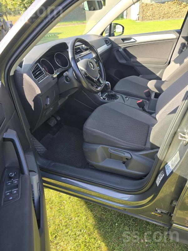 Pelēks Volkswagen Tiguan 2018 Rīga, ar dzinēja tilpumu 1.40 L un nobraukumu 107 tūkst. km par 16500 €, foto 3 vietnē AUTOMOTO.COM.LV