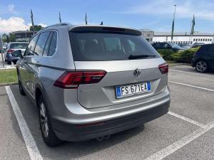 Grey Volkswagen Tiguan 2018 in Panevezys, with an engine capacity of 1.97 L and mileage of 156 thousand km for 16700 €, photo 5 on AUTOMOTO.COM.LV