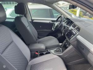 Grey Volkswagen Tiguan 2018 in Panevezys, with an engine capacity of 1.97 L and mileage of 156 thousand km for 16700 €, photo 11 on AUTOMOTO.COM.LV