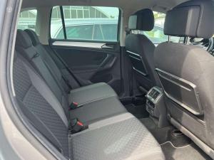 Grey Volkswagen Tiguan 2018 in Panevezys, with an engine capacity of 1.97 L and mileage of 156 thousand km for 16700 €, photo 12 on AUTOMOTO.COM.LV