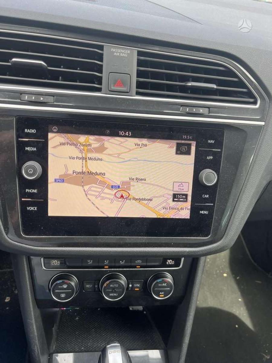Grey Volkswagen Tiguan 2018 in Panevezys, with an engine capacity of 1.97 L and mileage of 156 thousand km for 16700 €, photo 14 on AUTOMOTO.COM.LV