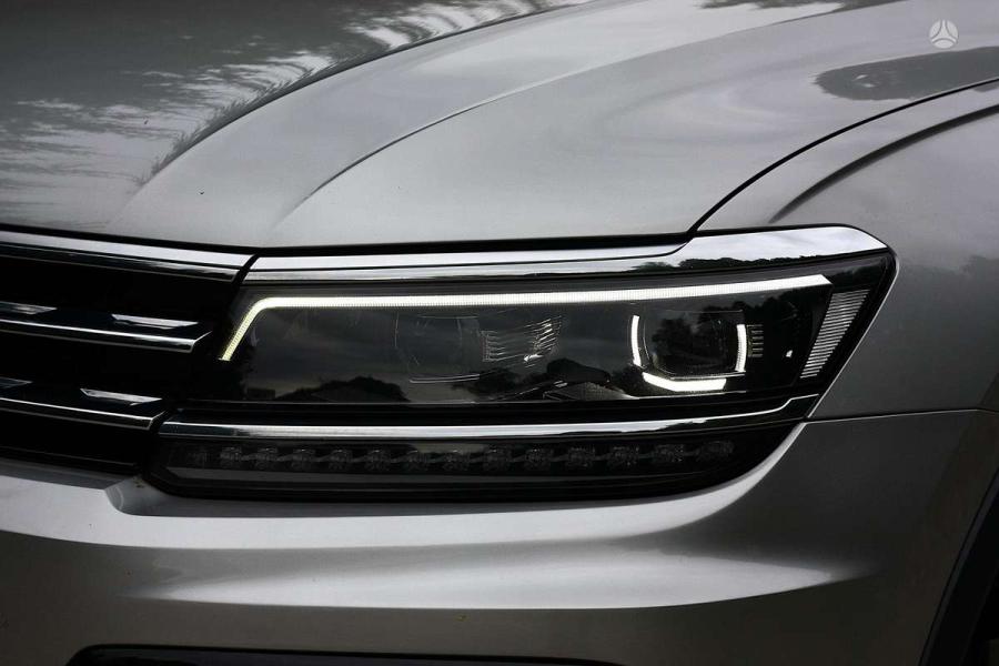 Pelēks Volkswagen Tiguan 2018 Kretinga, ar dzinēja tilpumu 1.97 L un nobraukumu 180 tūkst. km par 21999 €, foto 4 vietnē AUTOMOTO.COM.LV