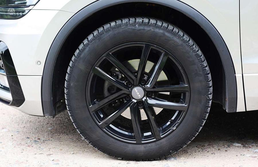 Pelēks Volkswagen Tiguan 2018 Kretinga, ar dzinēja tilpumu 1.97 L un nobraukumu 180 tūkst. km par 21999 €, foto 12 vietnē AUTOMOTO.COM.LV