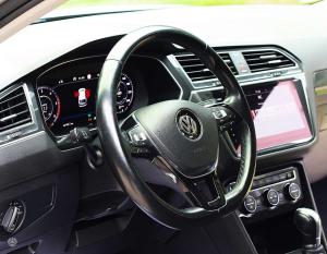 Pelēks Volkswagen Tiguan 2018 Kretinga, ar dzinēja tilpumu 1.97 L un nobraukumu 180 tūkst. km par 21999 €, foto 26 vietnē AUTOMOTO.COM.LV