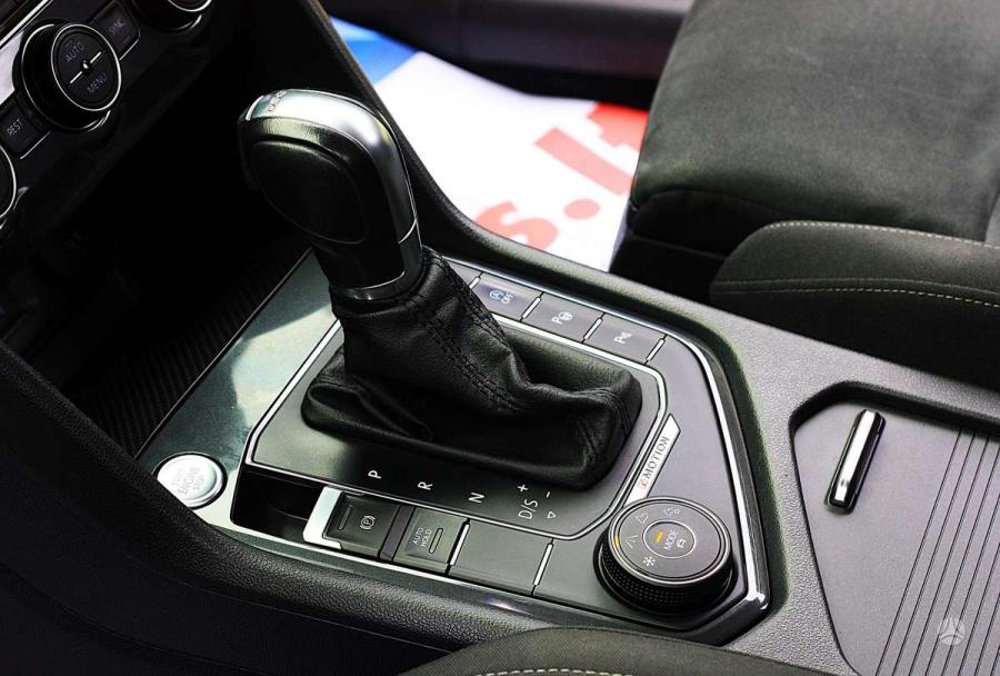 Pelēks Volkswagen Tiguan 2018 Kretinga, ar dzinēja tilpumu 1.97 L un nobraukumu 180 tūkst. km par 21999 €, foto 32 vietnē AUTOMOTO.COM.LV