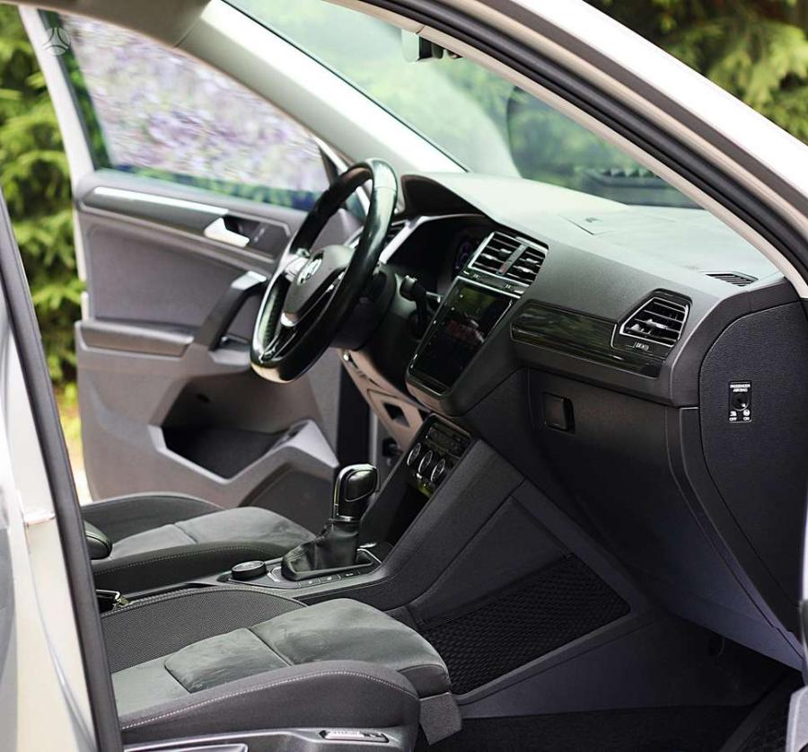 Pelēks Volkswagen Tiguan 2018 Kretinga, ar dzinēja tilpumu 1.97 L un nobraukumu 180 tūkst. km par 21999 €, foto 34 vietnē AUTOMOTO.COM.LV