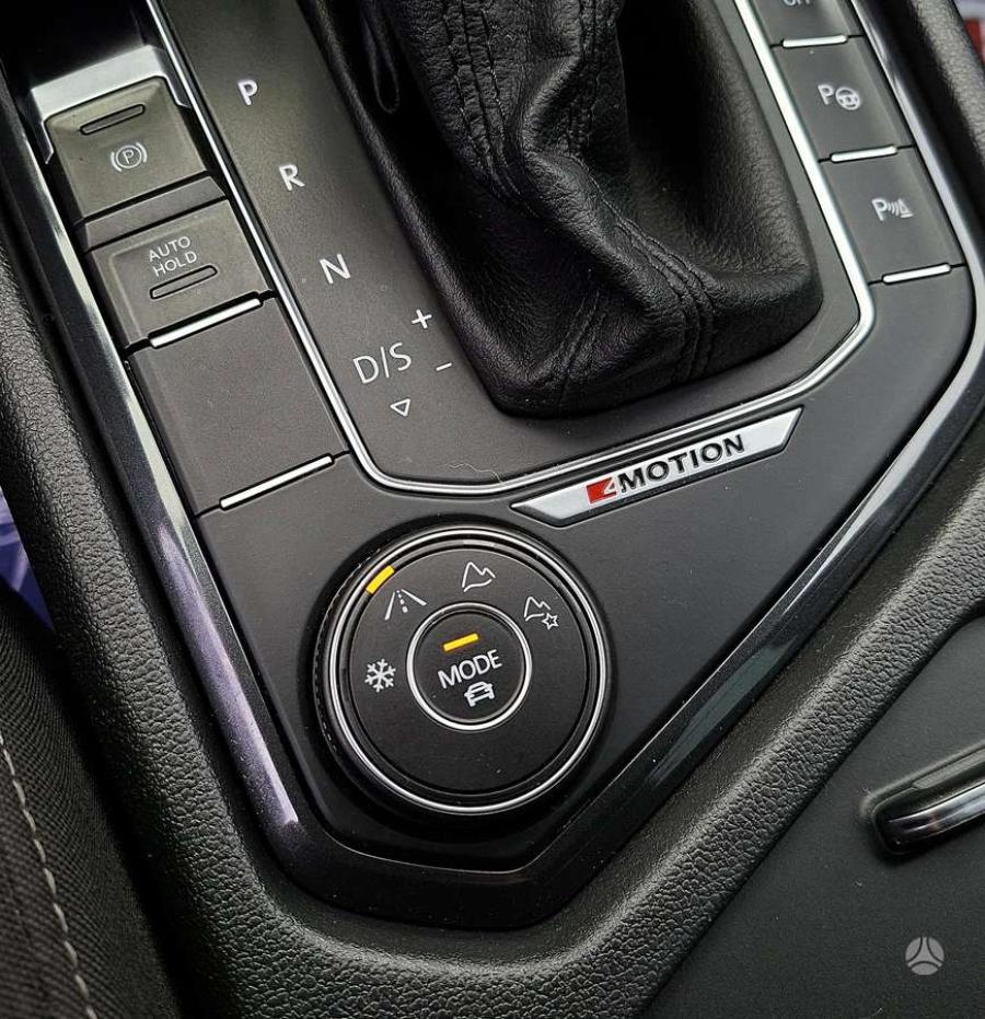 Pelēks Volkswagen Tiguan 2018 Kretinga, ar dzinēja tilpumu 1.97 L un nobraukumu 180 tūkst. km par 21999 €, foto 38 vietnē AUTOMOTO.COM.LV