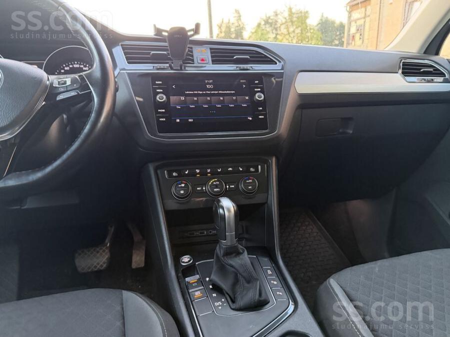 Pelēks Volkswagen Tiguan 2018 Valmiera, ar dzinēja tilpumu 2.00 L un nobraukumu 392 tūkst. km par 9800 €, foto 16 vietnē AUTOMOTO.COM.LV