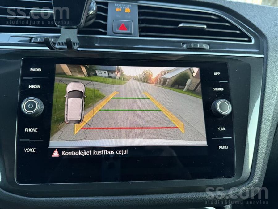 Pelēks Volkswagen Tiguan 2018 Valmiera, ar dzinēja tilpumu 2.00 L un nobraukumu 392 tūkst. km par 9800 €, foto 24 vietnē AUTOMOTO.COM.LV