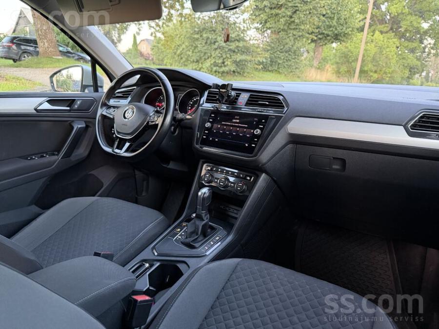 Pelēks Volkswagen Tiguan 2018 Valmiera, ar dzinēja tilpumu 2.00 L un nobraukumu 392 tūkst. km par 9800 €, foto 26 vietnē AUTOMOTO.COM.LV