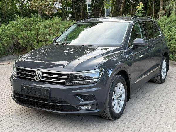 Grey Volkswagen Tiguan 2018 in Prienai, with an engine capacity of 1.97 L and mileage of 243 thousand km for 13500 €, photo 4 on AUTOMOTO.COM.LV