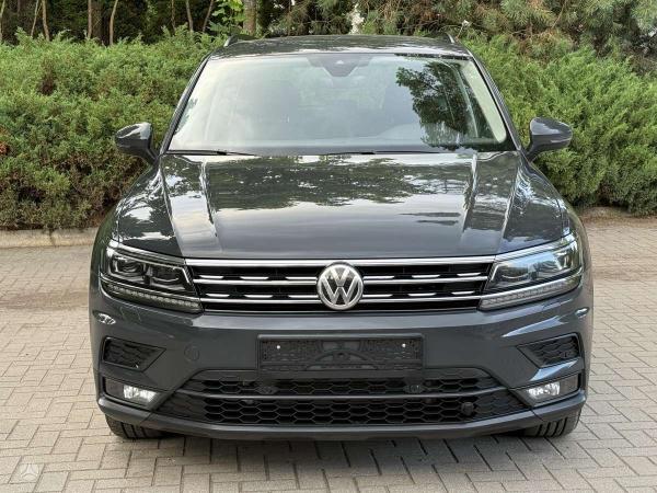 Grey Volkswagen Tiguan 2018 in Prienai, with an engine capacity of 1.97 L and mileage of 243 thousand km for 13500 €, photo 5 on AUTOMOTO.COM.LV