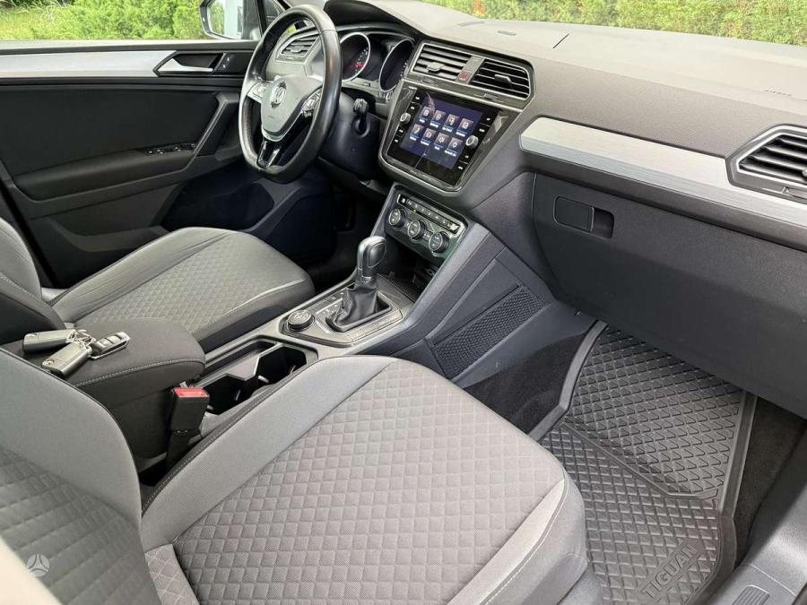 Pelēks Volkswagen Tiguan 2018 Prienai, ar dzinēja tilpumu 1.97 L un nobraukumu 243 tūkst. km par 13500 €, foto 28 vietnē AUTOMOTO.COM.LV