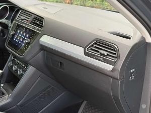 Pelēks Volkswagen Tiguan 2018 Prienai, ar dzinēja tilpumu 1.97 L un nobraukumu 243 tūkst. km par 13500 €, foto 30 vietnē AUTOMOTO.COM.LV