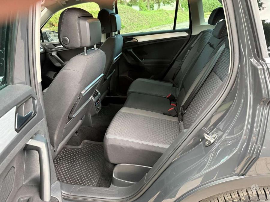 Pelēks Volkswagen Tiguan 2018 Prienai, ar dzinēja tilpumu 1.97 L un nobraukumu 243 tūkst. km par 13500 €, foto 33 vietnē AUTOMOTO.COM.LV