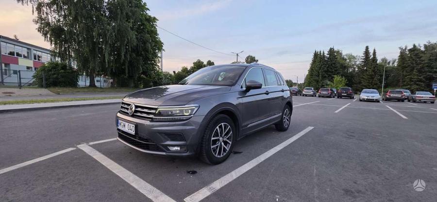 Pelēks Volkswagen Tiguan 2018 Kauņa, ar dzinēja tilpumu 1.97 L un nobraukumu 259 tūkst. km par 14550 €, foto 1 vietnē AUTOMOTO.COM.LV