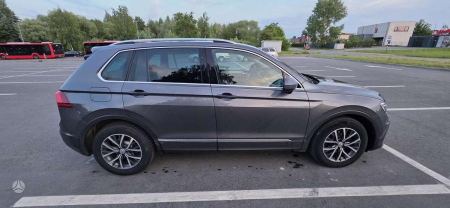 Pelēks Volkswagen Tiguan 2018 Kauņa, ar dzinēja tilpumu 1.97 L un nobraukumu 259 tūkst. km par 14550 €, foto 6 vietnē AUTOMOTO.COM.LV
