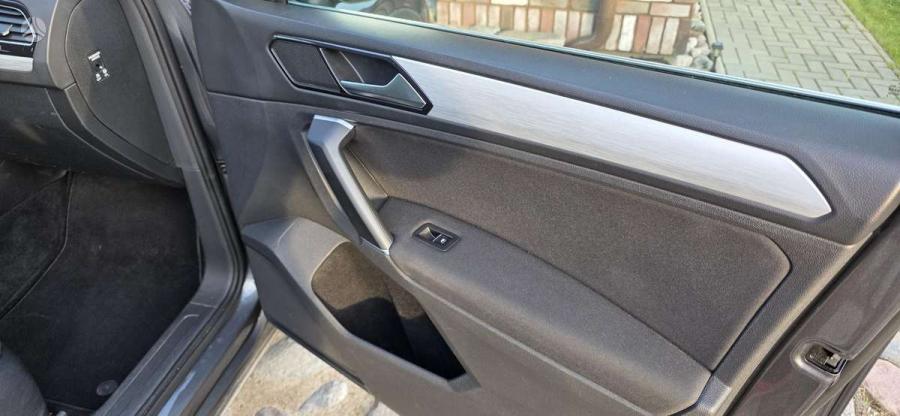 Pelēks Volkswagen Tiguan 2018 Kauņa, ar dzinēja tilpumu 1.97 L un nobraukumu 259 tūkst. km par 14550 €, foto 21 vietnē AUTOMOTO.COM.LV