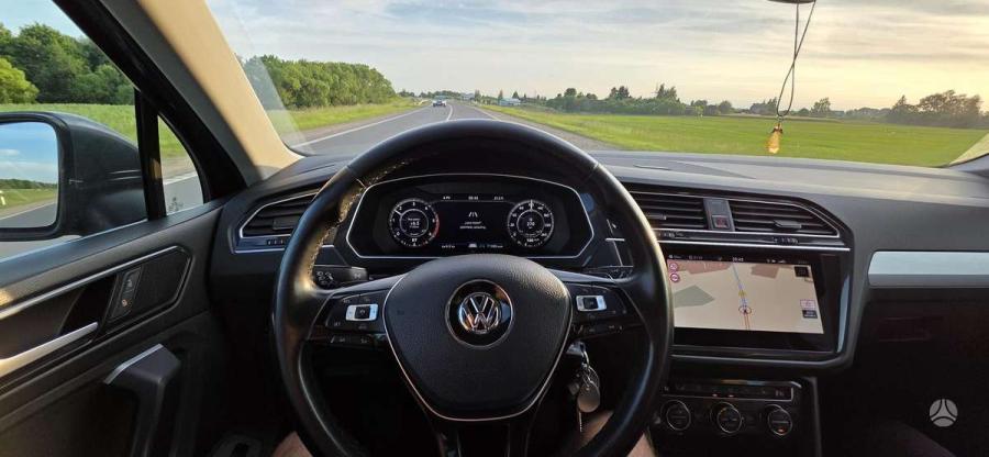 Pelēks Volkswagen Tiguan 2018 Kauņa, ar dzinēja tilpumu 1.97 L un nobraukumu 259 tūkst. km par 14550 €, foto 28 vietnē AUTOMOTO.COM.LV