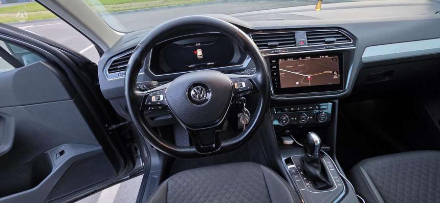 Pelēks Volkswagen Tiguan 2018 Kauņa, ar dzinēja tilpumu 1.97 L un nobraukumu 259 tūkst. km par 14550 €, foto 34 vietnē AUTOMOTO.COM.LV
