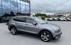 Grey Volkswagen Tiguan 2018 in Telschi, with an engine capacity of 2.00 L and mileage of 253 thousand km for 15290 €, photo 3 on AUTOMOTO.COM.LV