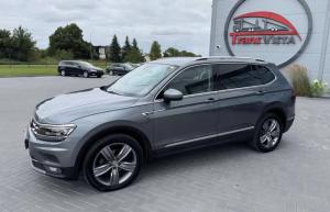 Grey Volkswagen Tiguan 2018 in Telschi, with an engine capacity of 2.00 L and mileage of 253 thousand km for 15290 €, photo 5 on AUTOMOTO.COM.LV