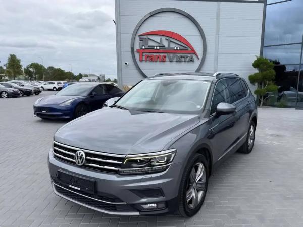 Grey Volkswagen Tiguan 2018 in Telschi, with an engine capacity of 2.00 L and mileage of 253 thousand km for 15290 €, photo 5 on AUTOMOTO.COM.LV
