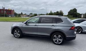 Grey Volkswagen Tiguan 2018 in Telschi, with an engine capacity of 2.00 L and mileage of 253 thousand km for 15290 €, photo 7 on AUTOMOTO.COM.LV