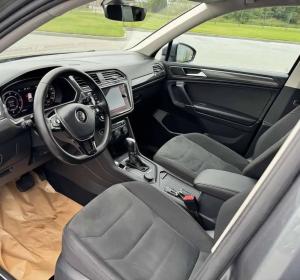 Grey Volkswagen Tiguan 2018 in Telschi, with an engine capacity of 2.00 L and mileage of 253 thousand km for 15290 €, photo 13 on AUTOMOTO.COM.LV
