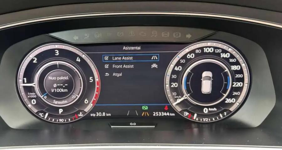 Grey Volkswagen Tiguan 2018 in Telschi, with an engine capacity of 2.00 L and mileage of 253 thousand km for 15290 €, photo 21 on AUTOMOTO.COM.LV